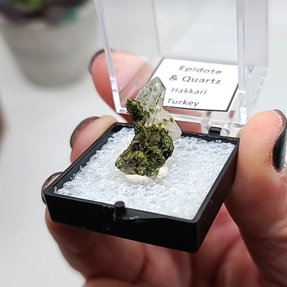 Accents | Epidote On Quartz Crystal Thumbnail Specimen C | Poshmark